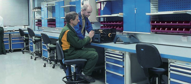 Machine Tool Storage Cabinets with Movable Shelves – Actiwork