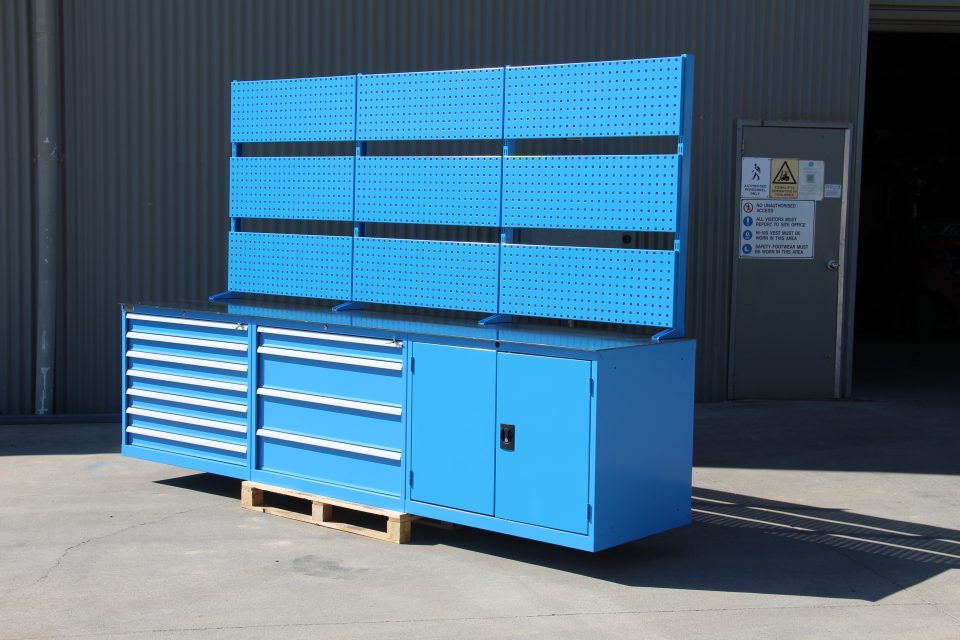 Why Every Workshop Needs Heavy Duty Work Benches – Actiwork